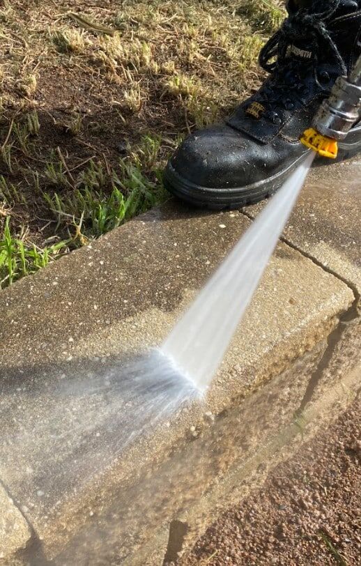 5 Essential Safety Tips for Pressure Washing for Beginners | Licence to ...